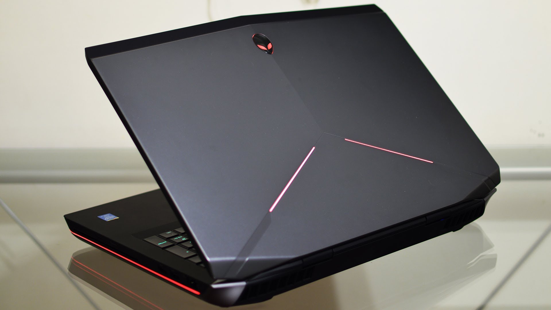 Alienware M17 R5 Core I7-4710Mq, 8G, 1Tb, 2G Geforce Gtx860, 17.3& Fhd